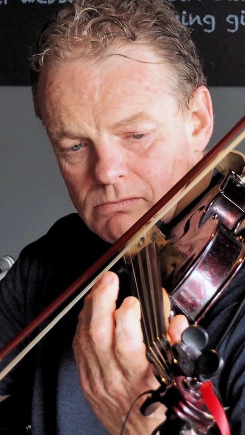 Peter O'Shea Fiddle and Mandolin lessons. - Melbourne Music Teachers